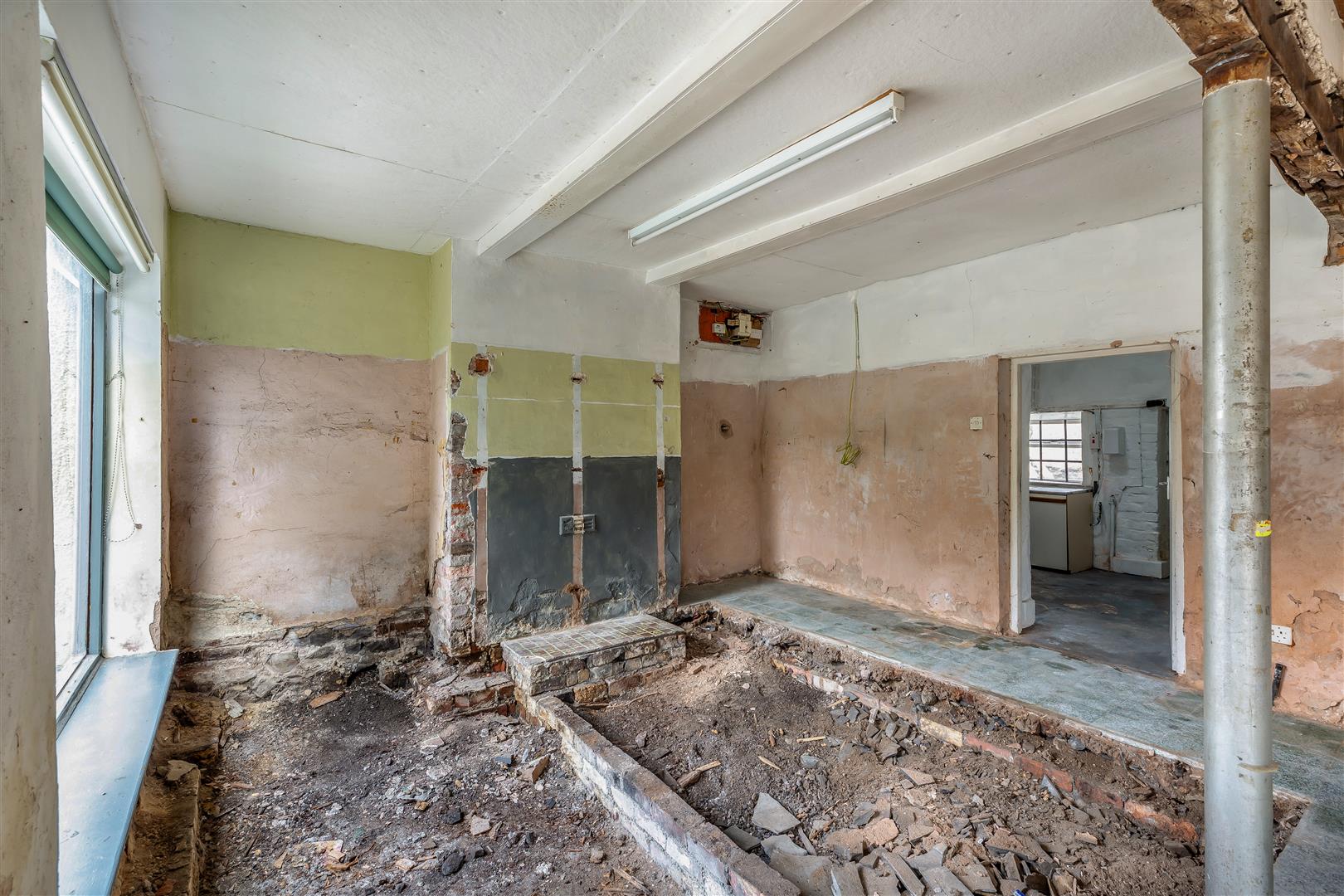 The Old Post Office, Castle Caereinion, Welshpool - Roger Parry & Partners