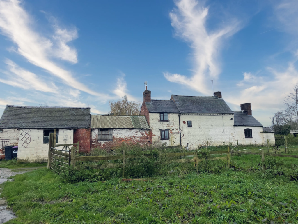 Opportunity to purchase perfectly positioned period farmhouse - Roger ...