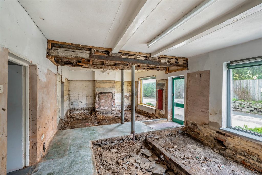 The Old Post Office, Castle Caereinion, Welshpool - Roger Parry & Partners